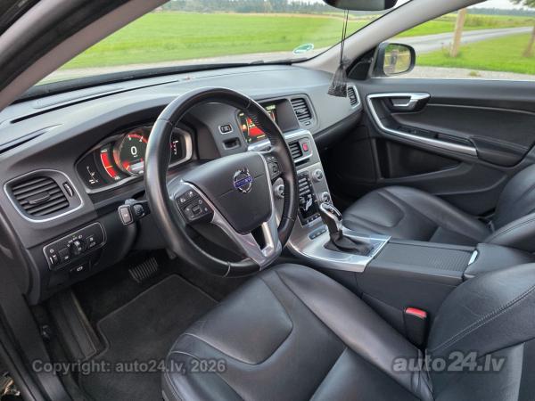 Volvo V60 2015 in Paide on AUTOMOTO.COM.LV Black Volvo V60 2015 in Paide, with an engine capacity of 2.40 L and mileage of 252 thousand km for 9990 €, photo 9 on AUTOMOTO.COM.LV