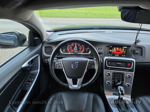 Volvo V60 2015 in Paide on AUTOMOTO.COM.LV Black Volvo V60 2015 in Paide, with an engine capacity of 2.40 L and mileage of 252 thousand km for 9990 €, photo 11 on AUTOMOTO.COM.LV