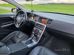 Melns Volvo V60 2015 Paide, ar dzinēja tilpumu 2.40 L un nobraukumu 252 tūkst. km par 9990 €, foto 18 vietnē AUTOMOTO.COM.LV