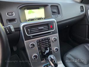 Melns Volvo V60 2015 Paide, ar dzinēja tilpumu 2.40 L un nobraukumu 252 tūkst. km par 9990 €, foto 23 vietnē AUTOMOTO.COM.LV