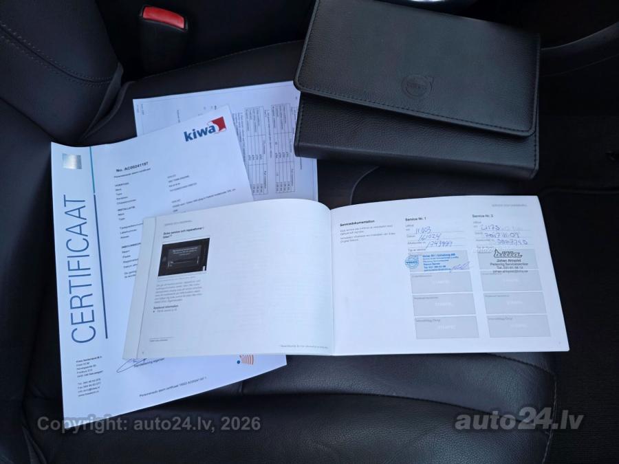 Melns Volvo V60 2015 Paide, ar dzinēja tilpumu 2.40 L un nobraukumu 252 tūkst. km par 9990 €, foto 27 vietnē AUTOMOTO.COM.LV