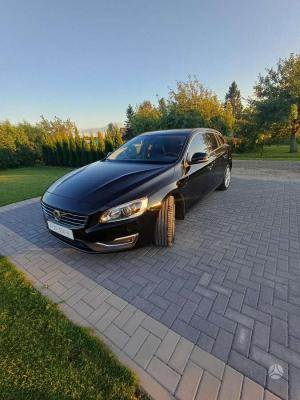 Black Volvo V60 2015 in Raseiniai, with an engine capacity of 2.40 L and mileage of 268 thousand km for 7400 €, photo 9 on AUTOMOTO.COM.LV