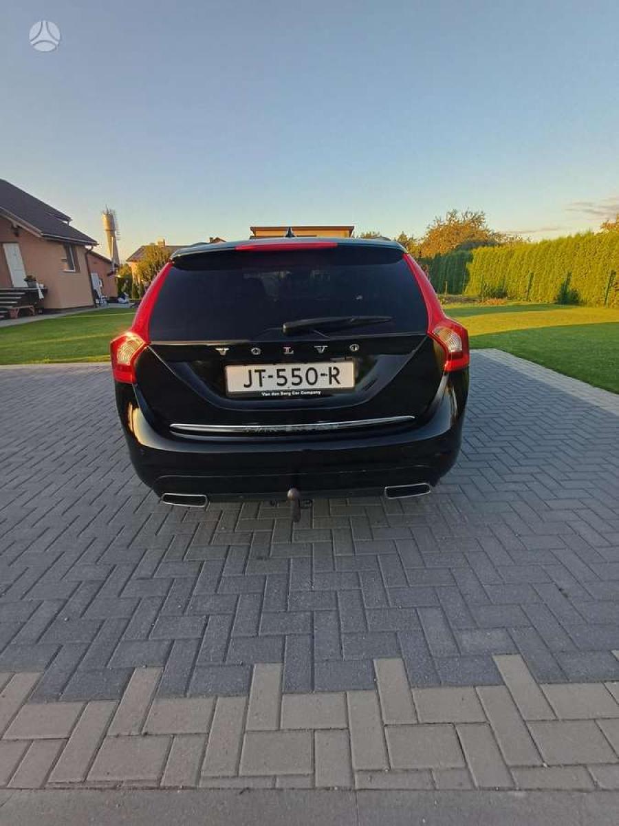 Black Volvo V60 2015 in Raseiniai, with an engine capacity of 2.40 L and mileage of 268 thousand km for 7400 €, photo 12 on AUTOMOTO.COM.LV