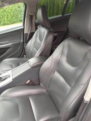 Black Volvo V60 2015 in Raseiniai, with an engine capacity of 2.40 L and mileage of 268 thousand km for 7400 €, photo 22 on AUTOMOTO.COM.LV