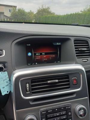 Black Volvo V60 2015 in Raseiniai, with an engine capacity of 2.40 L and mileage of 268 thousand km for 7400 €, photo 23 on AUTOMOTO.COM.LV