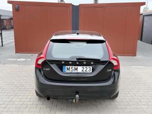 Black Volvo V60 2015 in Vilnius, with an engine capacity of 1.56 L and mileage of 296 thousand km for 4450 €, photo 6 on AUTOMOTO.COM.LV
