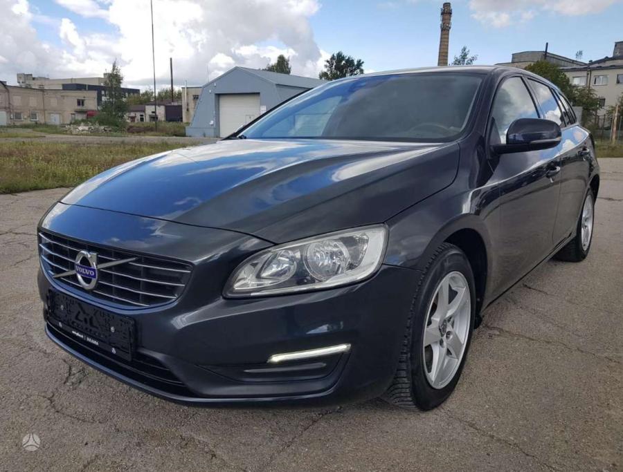 Black Volvo V60 2015 in Siauliai, with an engine capacity of 1.56 L and mileage of 180 thousand km for 5350 €, photo 1 on AUTOMOTO.COM.LV