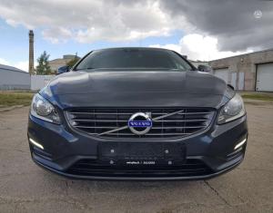 Black Volvo V60 2015 in Siauliai, with an engine capacity of 1.56 L and mileage of 180 thousand km for 5350 €, photo 3 on AUTOMOTO.COM.LV