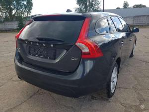 Black Volvo V60 2015 in Siauliai, with an engine capacity of 1.56 L and mileage of 180 thousand km for 5350 €, photo 5 on AUTOMOTO.COM.LV