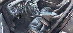 Melns Volvo V60 2015 Panevēža, ar dzinēja tilpumu 2.40 L un nobraukumu 272 tūkst. km par 7600 €, foto 6 vietnē AUTOMOTO.COM.LV