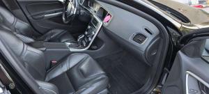 Melns Volvo V60 2015 Panevēža, ar dzinēja tilpumu 2.40 L un nobraukumu 272 tūkst. km par 7600 €, foto 14 vietnē AUTOMOTO.COM.LV