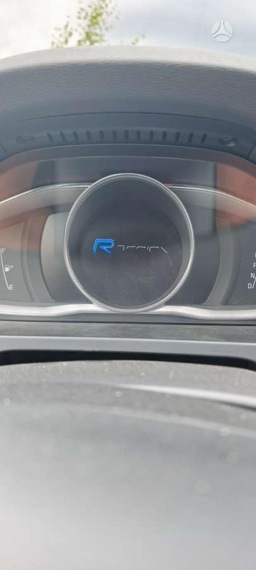 Melns Volvo V60 2015 Panevēža, ar dzinēja tilpumu 2.40 L un nobraukumu 272 tūkst. km par 7600 €, foto 16 vietnē AUTOMOTO.COM.LV