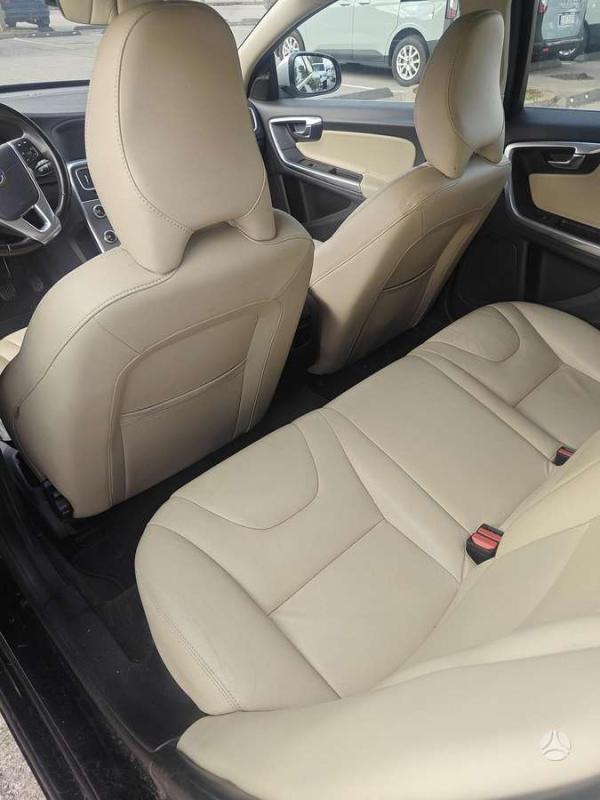 Melns Volvo V60 2015 Klaipėda, ar dzinēja tilpumu 1.97 L un nobraukumu 246 tūkst. km par 4999 €, foto 8 vietnē AUTOMOTO.COM.LV