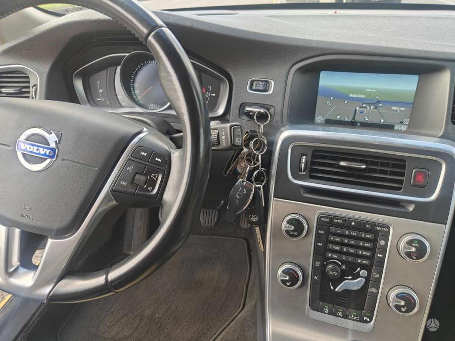 Черный Вольво B60 2015 в Клайпеда, объемом двигателя 1.97 л и пробегом 246 тыс. км за 4999 €, фото 10 на AUTOMOTO.COM.LV