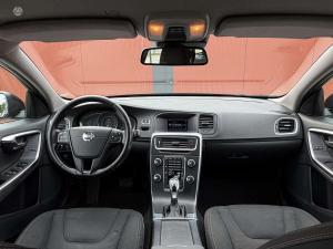 Black Volvo V60 2015 in Vilnius, with an engine capacity of 1.56 L and mileage of 295 thousand km for 3750 €, photo 13 on AUTOMOTO.COM.LV