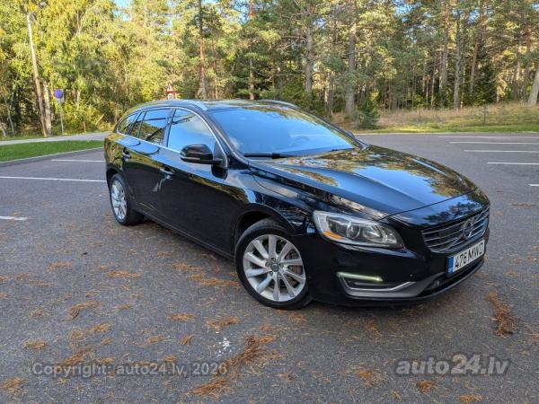 Black Volvo V60 2015 in Tallinn, with an engine capacity of 2.40 L and mileage of 250 thousand km for 8250 €, photo 3 on AUTOMOTO.COM.LV