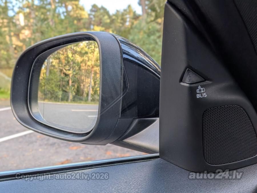 Черный Вольво B60 2015 в Таллин, объемом двигателя 2.40 л и пробегом 250 тыс. км за 8250 €, фото 15 на AUTOMOTO.COM.LV