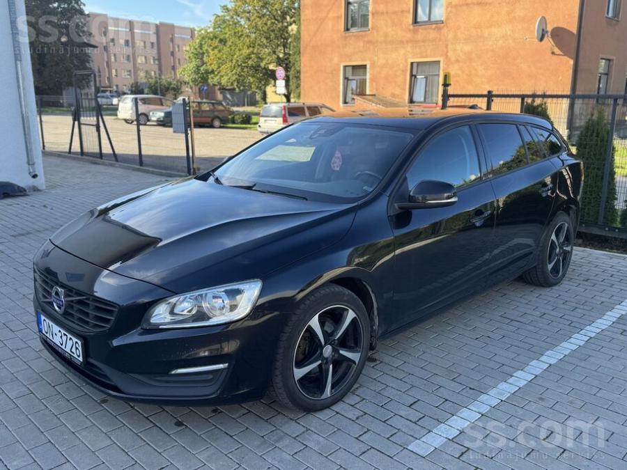 Melns Volvo V60 2015 Rīga, ar dzinēja tilpumu 2.00 L un nobraukumu 335 tūkst. km par 6250 €, foto 1 vietnē AUTOMOTO.COM.LV