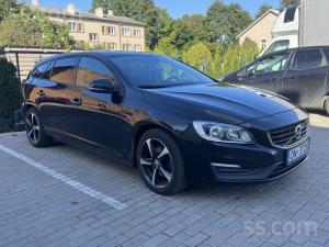 Melns Volvo V60 2015 Rīga, ar dzinēja tilpumu 2.00 L un nobraukumu 335 tūkst. km par 6250 €, foto 3 vietnē AUTOMOTO.COM.LV