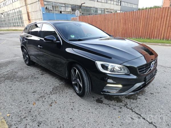Melns Volvo V60 2015 Cēsis, ar dzinēja tilpumu 2.40 L un nobraukumu 329 tūkst. km par 7700 €, foto 4 vietnē AUTOMOTO.COM.LV