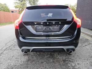 Melns Volvo V60 2015 Cēsis, ar dzinēja tilpumu 2.40 L un nobraukumu 329 tūkst. km par 7700 €, foto 7 vietnē AUTOMOTO.COM.LV