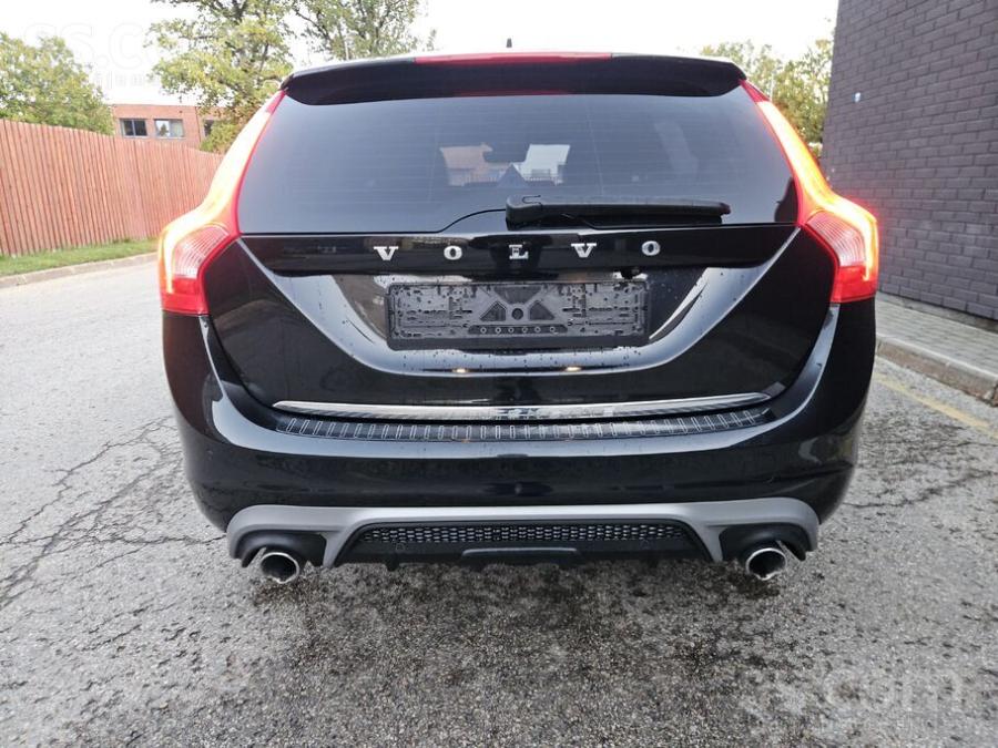Melns Volvo V60 2015 Cēsis, ar dzinēja tilpumu 2.40 L un nobraukumu 329 tūkst. km par 7700 €, foto 7 vietnē AUTOMOTO.COM.LV