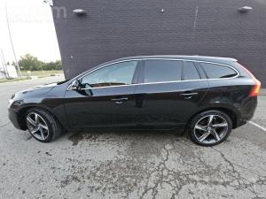Melns Volvo V60 2015 Cēsis, ar dzinēja tilpumu 2.40 L un nobraukumu 329 tūkst. km par 7700 €, foto 9 vietnē AUTOMOTO.COM.LV