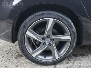 Melns Volvo V60 2015 Cēsis, ar dzinēja tilpumu 2.40 L un nobraukumu 329 tūkst. km par 7700 €, foto 12 vietnē AUTOMOTO.COM.LV
