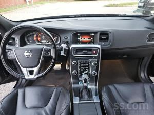 Melns Volvo V60 2015 Cēsis, ar dzinēja tilpumu 2.40 L un nobraukumu 329 tūkst. km par 7700 €, foto 24 vietnē AUTOMOTO.COM.LV