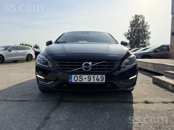Volvo V60 2015 in Riga on AUTOMOTO.COM.LV Black Volvo V60 2015 in Riga, with an engine capacity of 2.40 L and mileage of 231 thousand km for 9900 €, photo 3 on AUTOMOTO.COM.LV