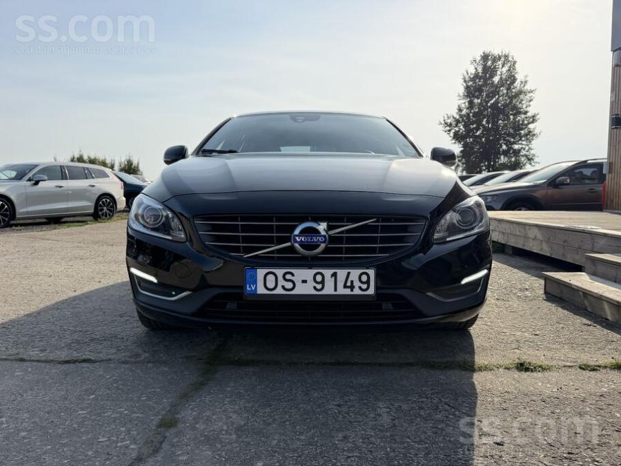 Черный Вольво B60 2015 в Рига, объемом двигателя 2.40 л и пробегом 231 тыс. км за 9900 €, фото 3 на AUTOMOTO.COM.LV