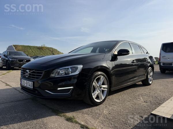Volvo V60 2015 in Riga on AUTOMOTO.COM.LV Black Volvo V60 2015 in Riga, with an engine capacity of 2.40 L and mileage of 231 thousand km for 9900 €, photo 4 on AUTOMOTO.COM.LV