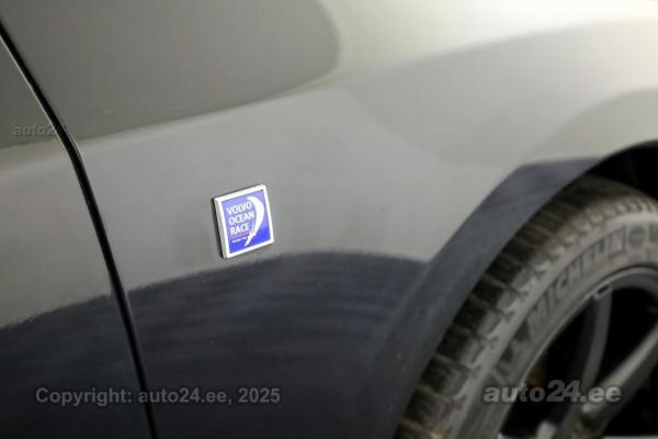 Черный Вольво B60 2016 в Таллин, объемом двигателя 2.00 л и пробегом 279 тыс. км за 4999 €, фото 11 на AUTOMOTO.COM.LV