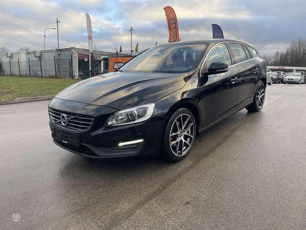 Black Volvo V60 2016 in Kaunas, with an engine capacity of 1.97 L and mileage of 287 thousand km for 6750 €, photo 6 on AUTOMOTO.COM.LV