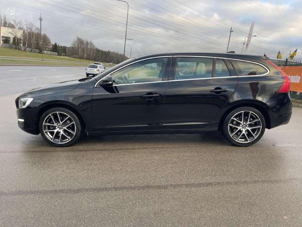 Black Volvo V60 2016 in Kaunas, with an engine capacity of 1.97 L and mileage of 287 thousand km for 6750 €, photo 9 on AUTOMOTO.COM.LV