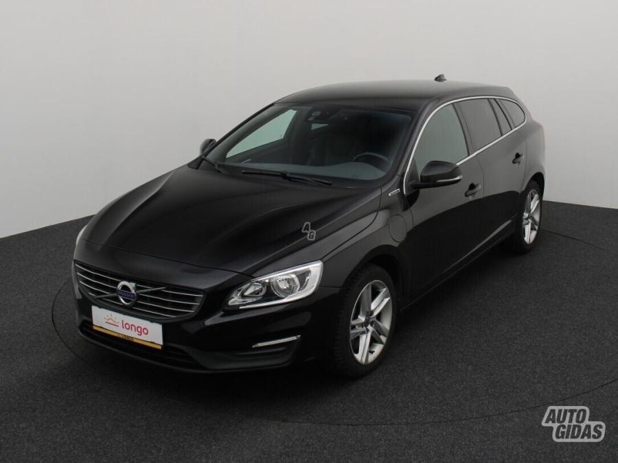 Melns Volvo V60 2016 Viļņa, ar dzinēja tilpumu 2.40 L un nobraukumu 216 tūkst. km par 11999 €, foto 1 vietnē AUTOMOTO.COM.LV