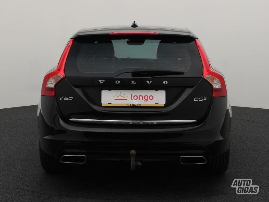Melns Volvo V60 2016 Viļņa, ar dzinēja tilpumu 2.40 L un nobraukumu 216 tūkst. km par 11999 €, foto 5 vietnē AUTOMOTO.COM.LV
