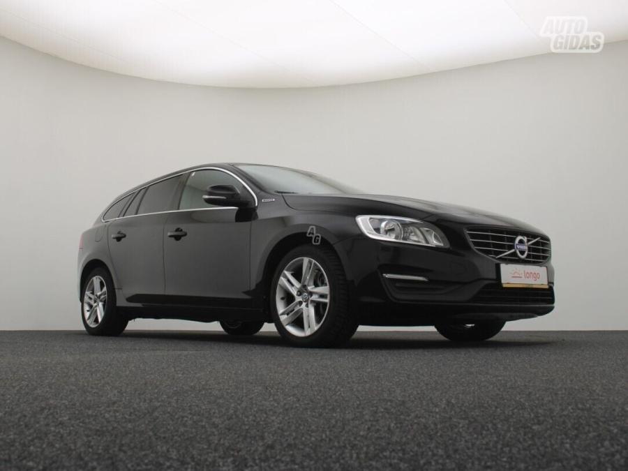Melns Volvo V60 2016 Viļņa, ar dzinēja tilpumu 2.40 L un nobraukumu 216 tūkst. km par 11999 €, foto 11 vietnē AUTOMOTO.COM.LV