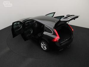 Melns Volvo V60 2016 Viļņa, ar dzinēja tilpumu 2.40 L un nobraukumu 216 tūkst. km par 11999 €, foto 13 vietnē AUTOMOTO.COM.LV