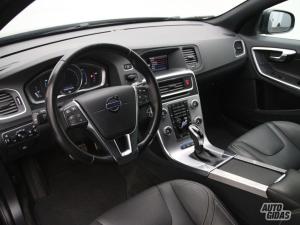 Melns Volvo V60 2016 Viļņa, ar dzinēja tilpumu 2.40 L un nobraukumu 216 tūkst. km par 11999 €, foto 16 vietnē AUTOMOTO.COM.LV