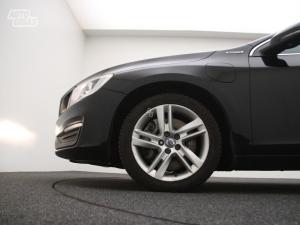 Melns Volvo V60 2016 Viļņa, ar dzinēja tilpumu 2.40 L un nobraukumu 216 tūkst. km par 11999 €, foto 27 vietnē AUTOMOTO.COM.LV