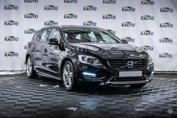 Melns Volvo V60 2016 Kauņa, ar dzinēja tilpumu 2.40 L un nobraukumu 0 tūkst. km par 9690 €, foto 2 vietnē AUTOMOTO.COM.LV
