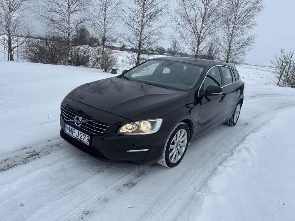 Melns Volvo V60 2016 Alīta, ar dzinēja tilpumu 0.00 L un nobraukumu 237 tūkst. km par 6750 €, foto 2 vietnē AUTOMOTO.COM.LV