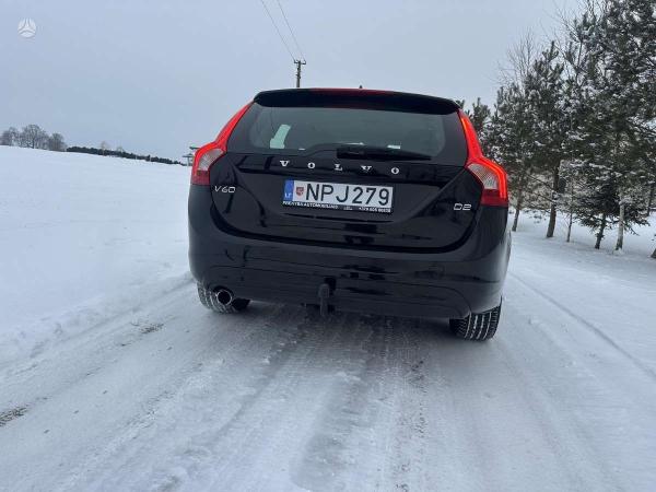 Melns Volvo V60 2016 Alīta, ar dzinēja tilpumu 0.00 L un nobraukumu 237 tūkst. km par 6750 €, foto 6 vietnē AUTOMOTO.COM.LV