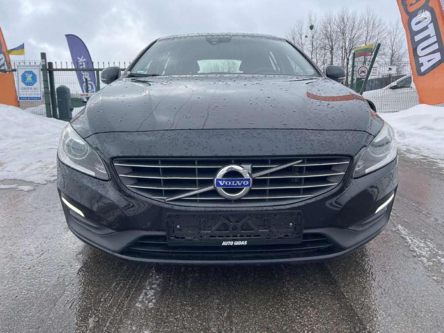 Melns Volvo V60 2016 Kauņa, ar dzinēja tilpumu 1.97 L un nobraukumu 287 tūkst. km par 6750 €, foto 4 vietnē AUTOMOTO.COM.LV