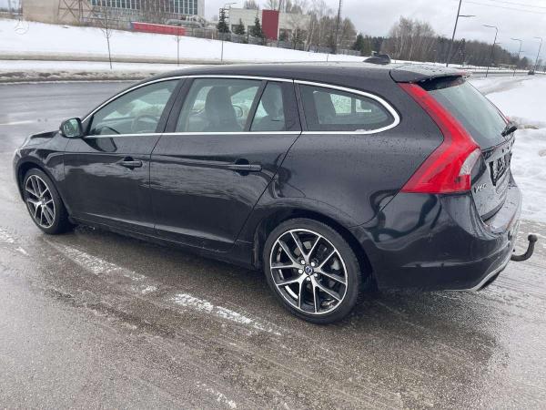 Melns Volvo V60 2016 Kauņa, ar dzinēja tilpumu 1.97 L un nobraukumu 287 tūkst. km par 6750 €, foto 9 vietnē AUTOMOTO.COM.LV