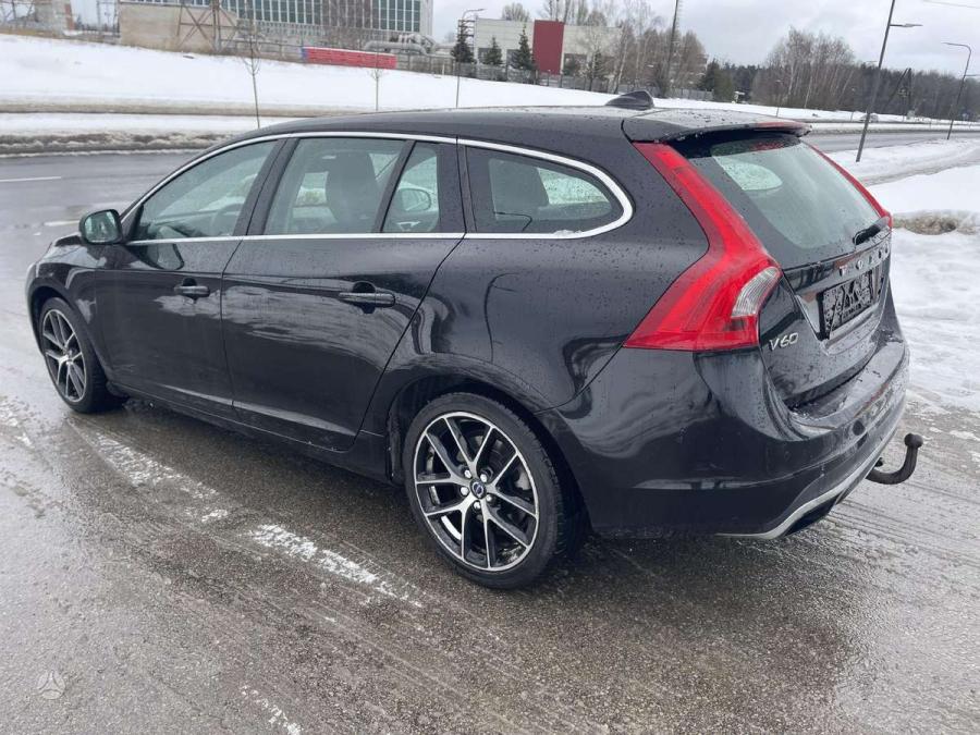 Melns Volvo V60 2016 Kauņa, ar dzinēja tilpumu 1.97 L un nobraukumu 287 tūkst. km par 6750 €, foto 10 vietnē AUTOMOTO.COM.LV
