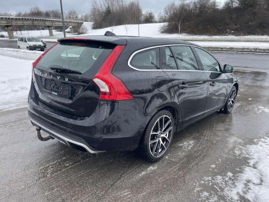 Melns Volvo V60 2016 Kauņa, ar dzinēja tilpumu 1.97 L un nobraukumu 287 tūkst. km par 6750 €, foto 13 vietnē AUTOMOTO.COM.LV