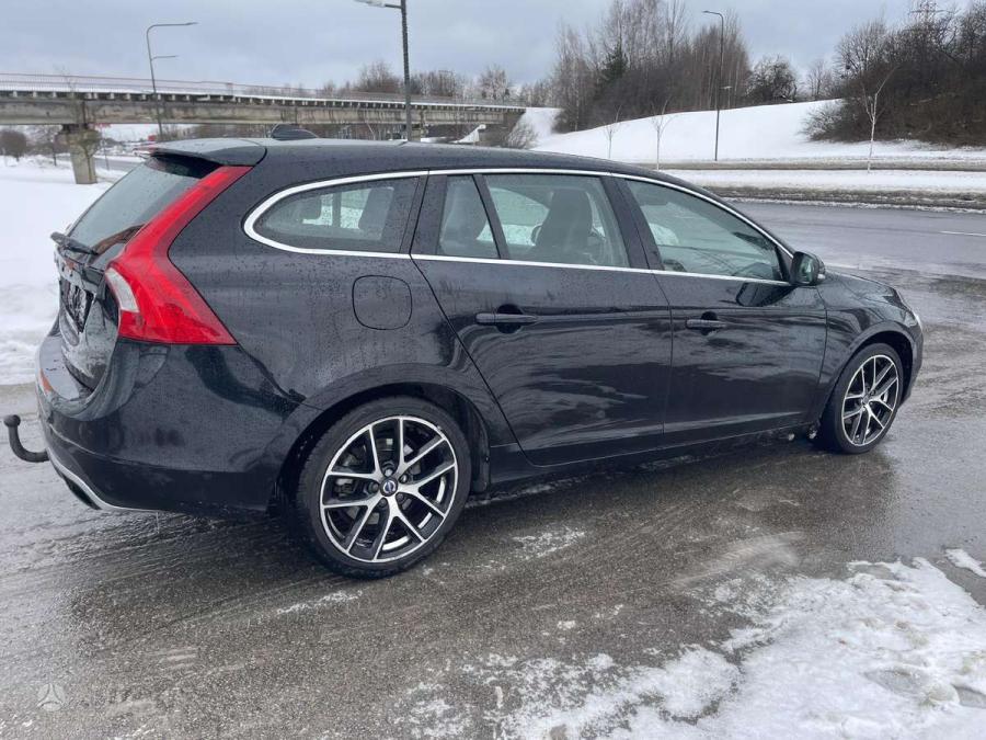 Melns Volvo V60 2016 Kauņa, ar dzinēja tilpumu 1.97 L un nobraukumu 287 tūkst. km par 6750 €, foto 15 vietnē AUTOMOTO.COM.LV