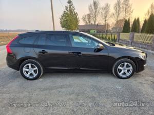Melns Volvo V60 2016 Paide, ar dzinēja tilpumu 2.00 L un nobraukumu 272 tūkst. km par 7890 €, foto 4 vietnē AUTOMOTO.COM.LV